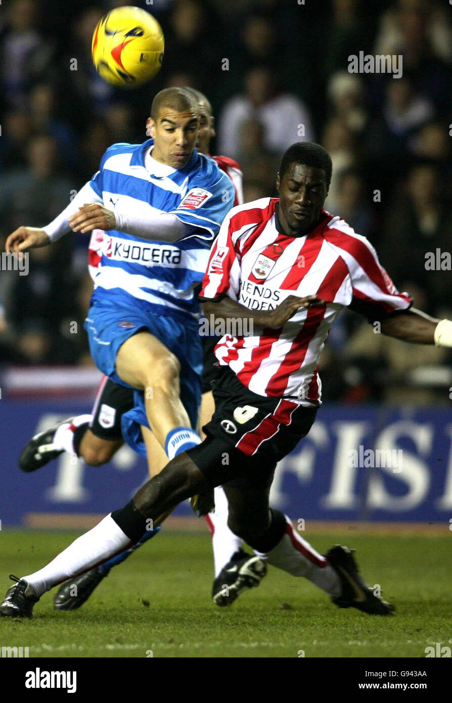 Southampton's Darren Powell (R) blocks a shot from James Harper of ...