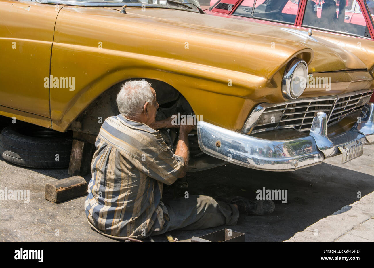 1950s auto repair hi-res stock photography and images - Alamy