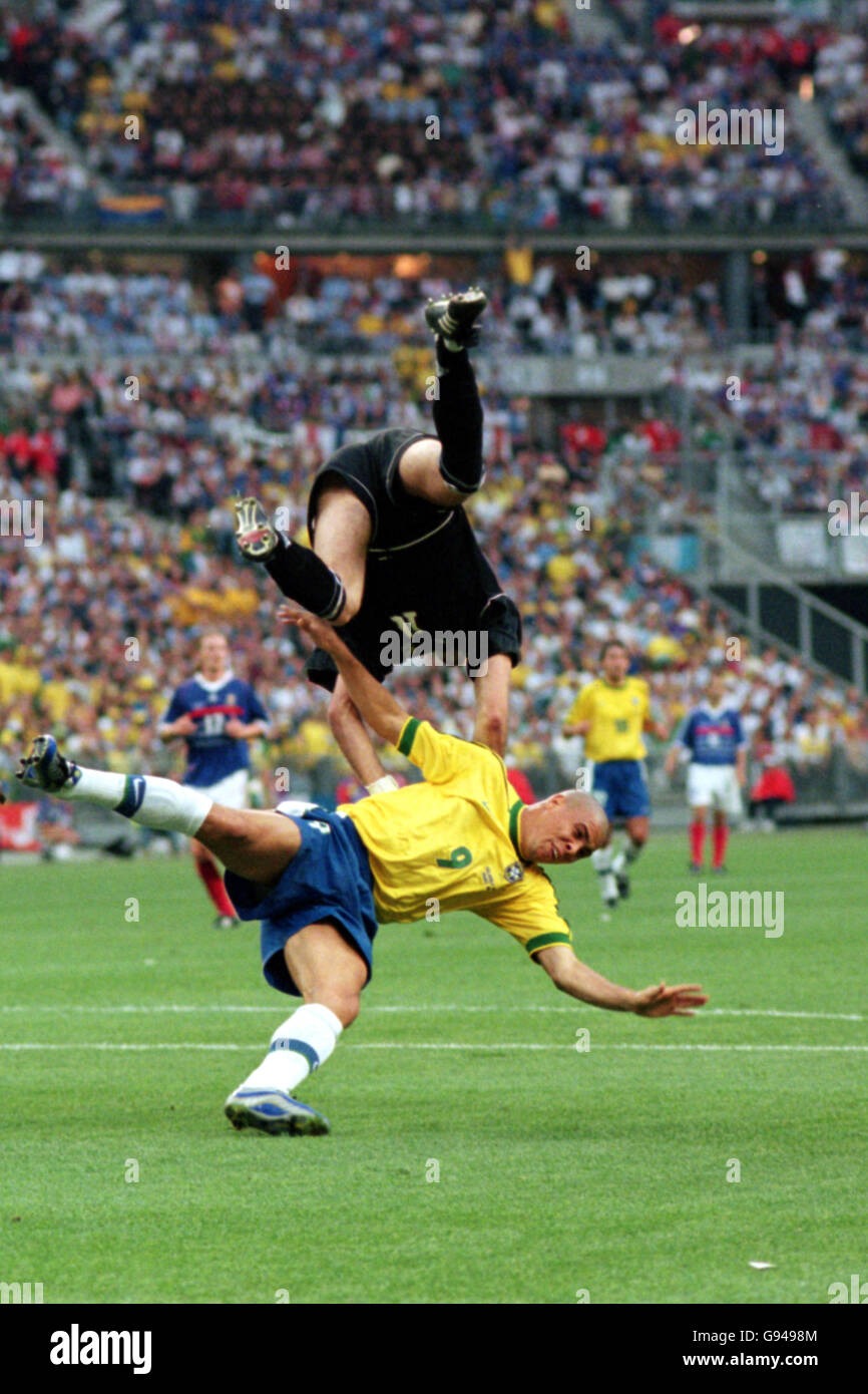 Soccer - World Cup France 98 - Final - Brazil v France Stock Photo - Alamy