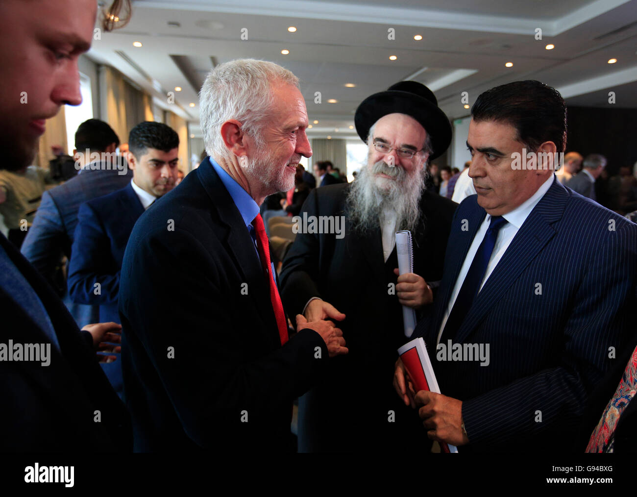 Rabbi a pinter hi-res stock photography and images - Alamy