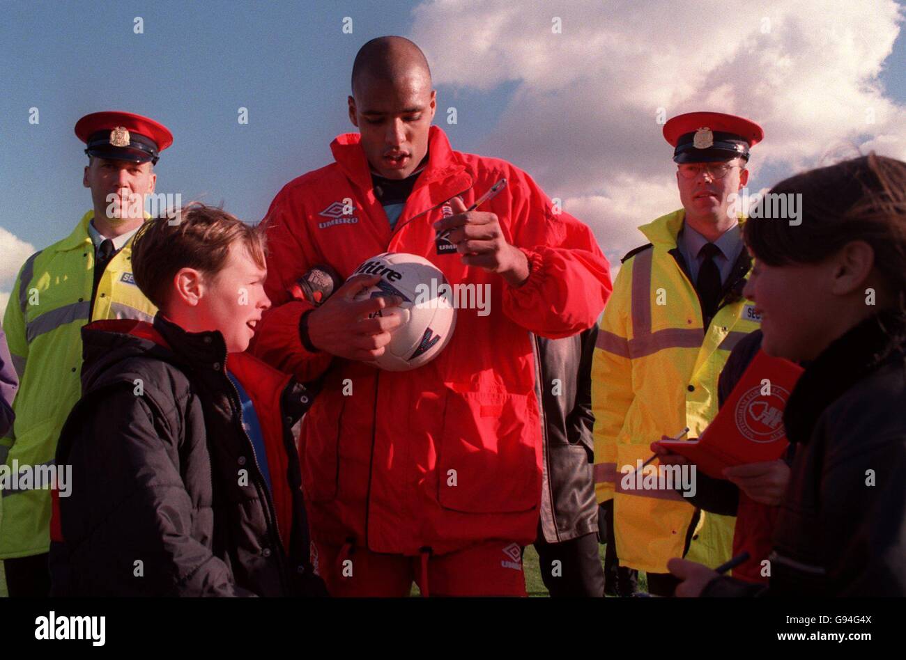 Pierre van hooijdonk returns nottingham forest hi-res stock photography ...