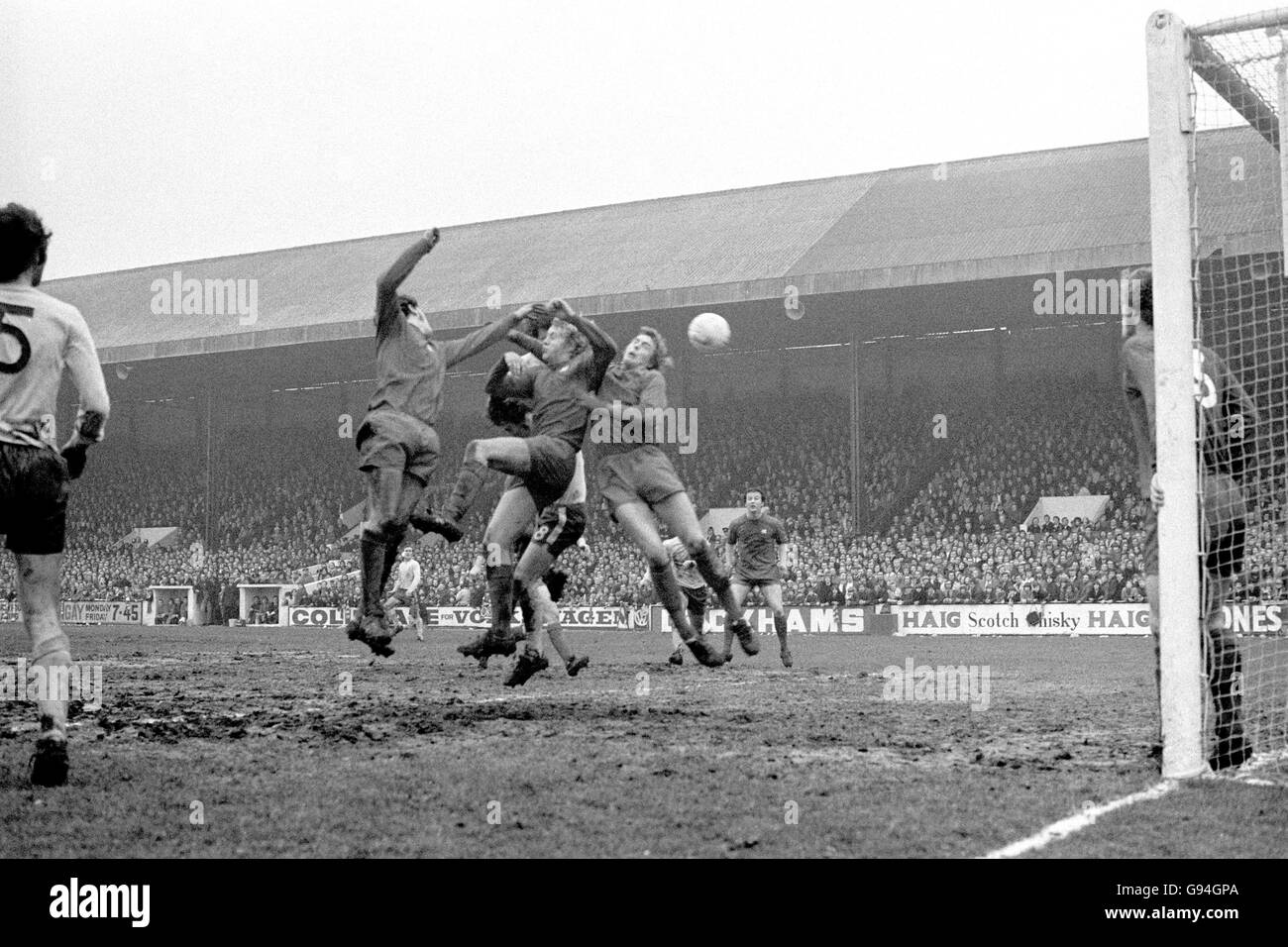 Chelsea's Peter Osgood (c, hidden) heads his team's second goal Stock ...