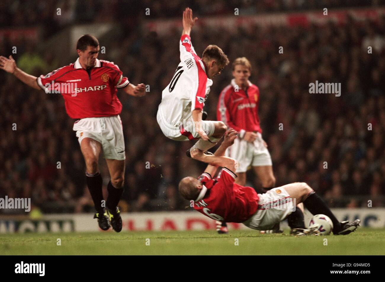 Manchester united liverpool tackle hi-res stock photography and images ...