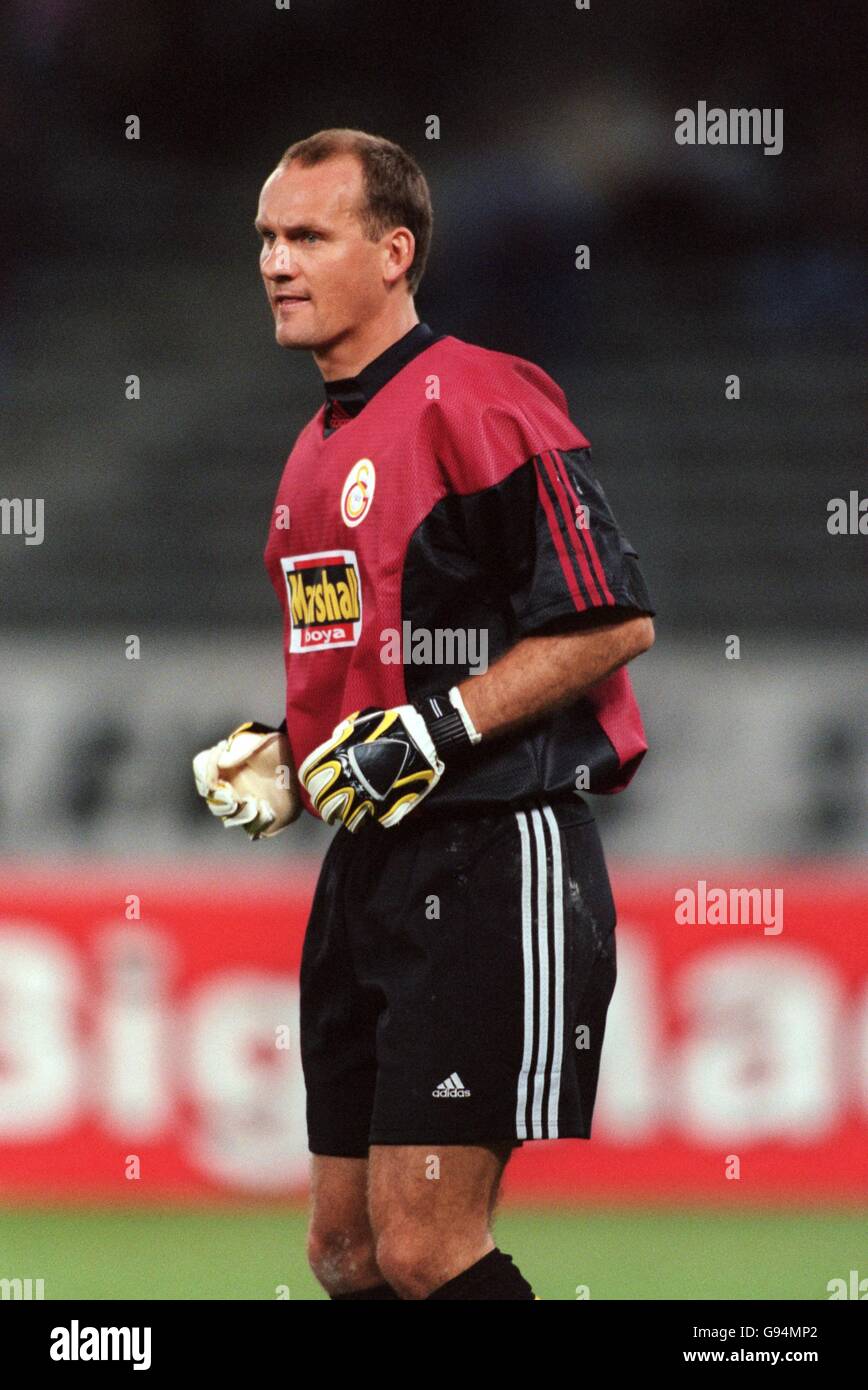 Galatasaray goalkeeper claudio taffarel hi-res stock photography and ...
