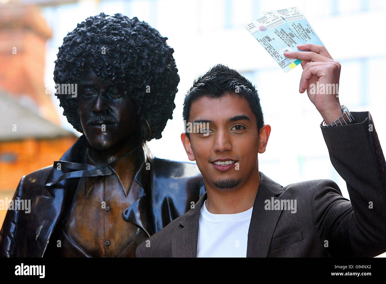 MTV presenter Tim Cash launches the Oxegen Music Festival 2006 beside ...