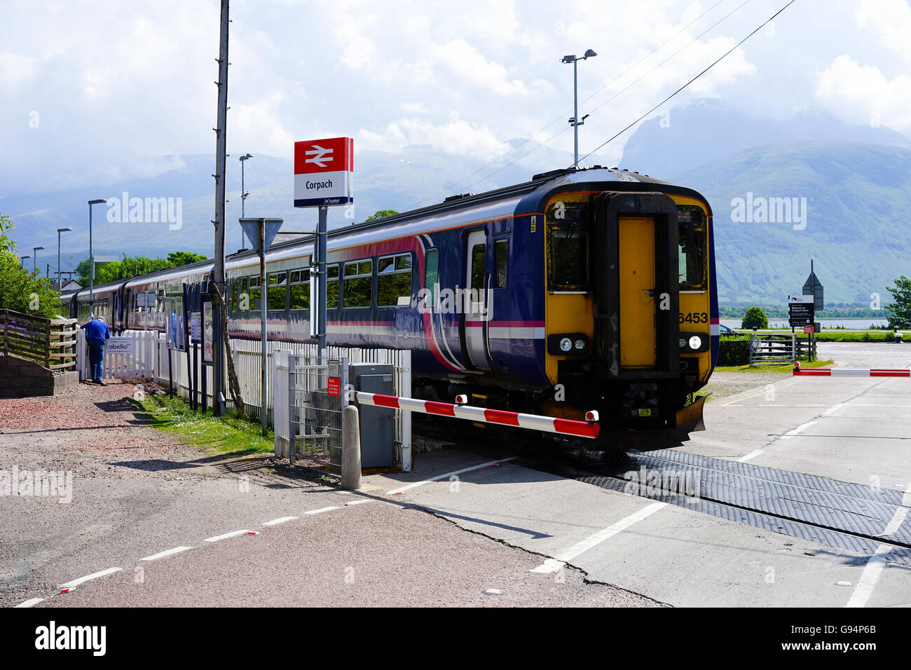 Commuter Train Uk Stock Photos & Commuter Train Uk Stock Images - Alamy
