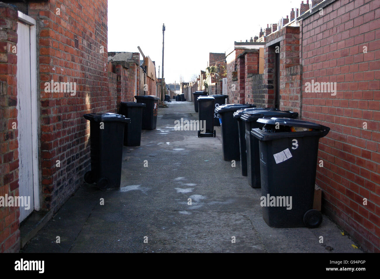 Terrace houses alley hi-res stock photography and images - Alamy