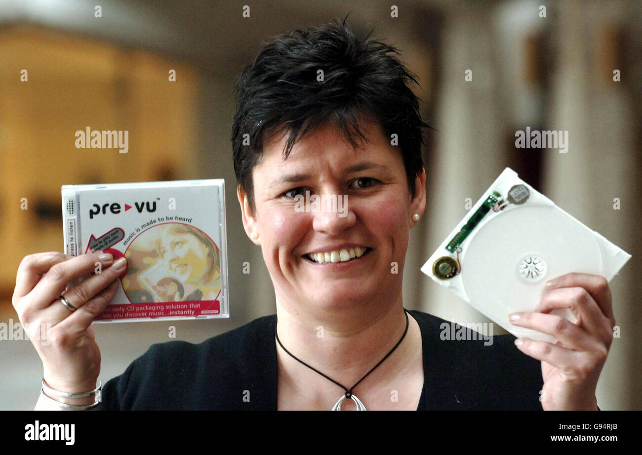 Female inventors hi-res stock photography and images - Alamy