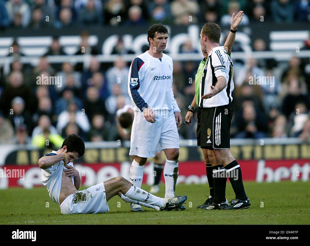 Newcastle United's Alan Shearer with Joey O'Brien and Gary Speed Stock ...