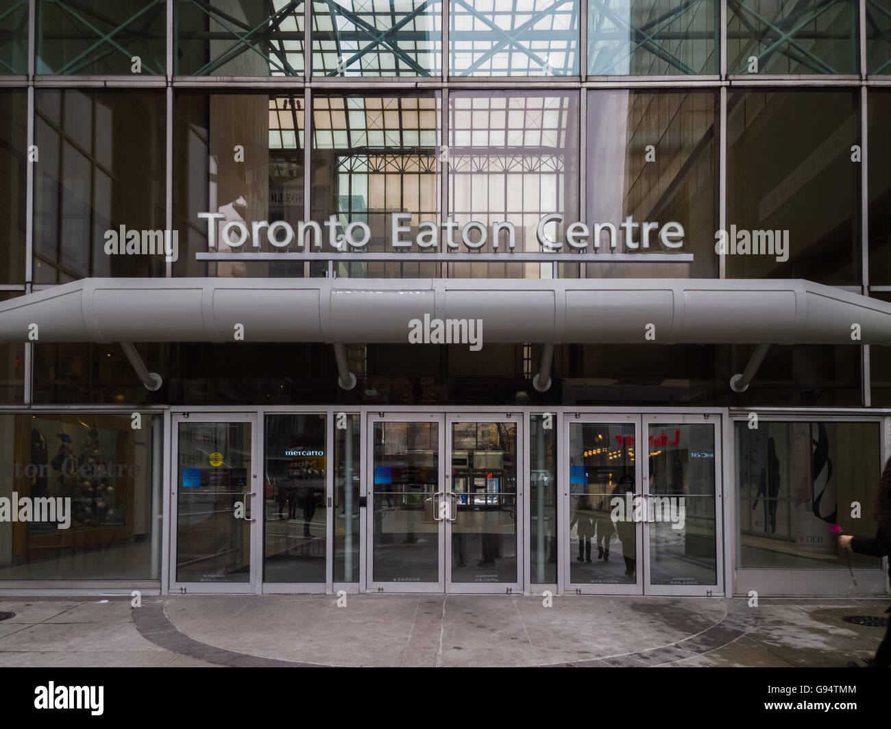 Canada ontario toronto shopping mall eaton centre hi-res stock ...