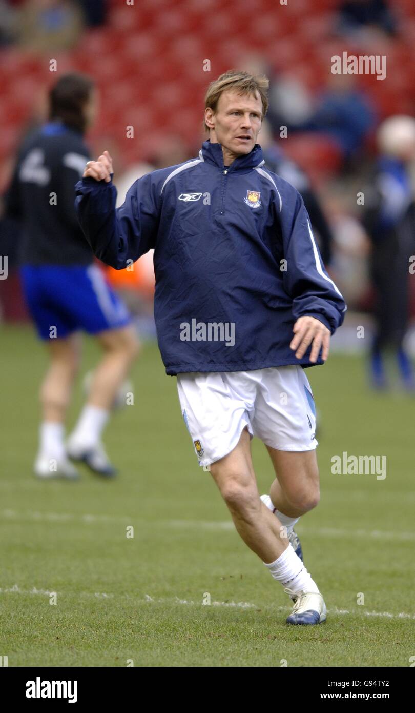 Soccer - FA Barclays Premiership - West Ham United v Everton - Upton ...