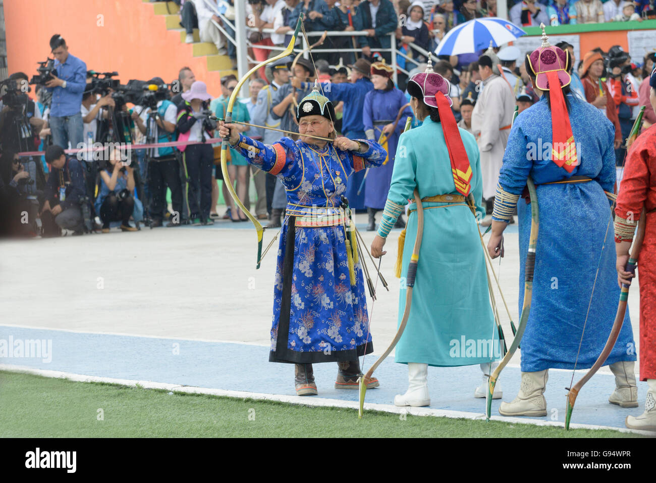 Archery at the National Naadaam, Ulaanbaatar, Mongolia Stock Photo - Alamy