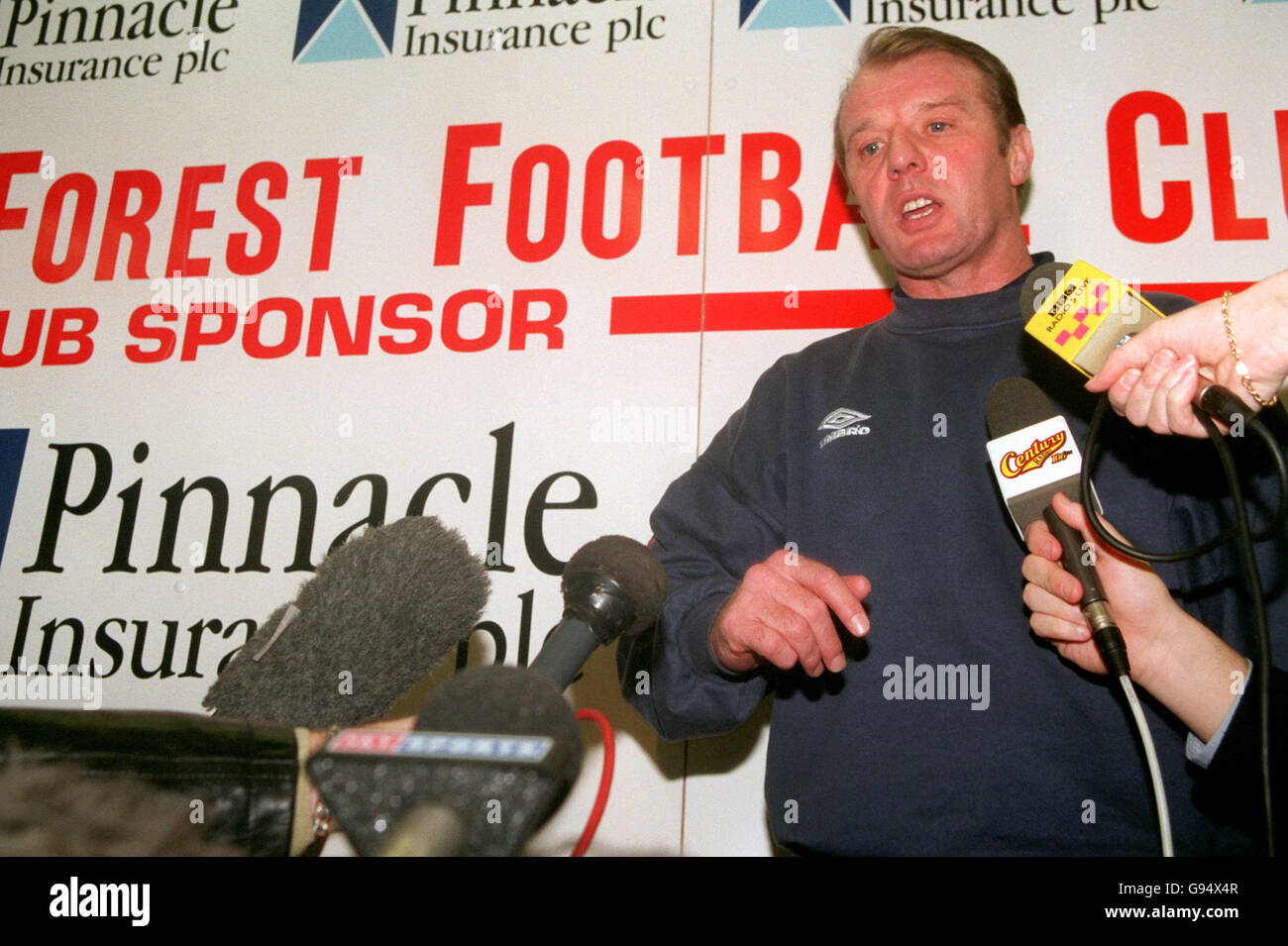 Football manager dave bassett hi-res stock photography and images - Alamy