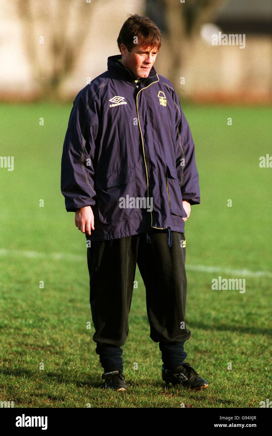 Nottingham forests training micky adams hi-res stock photography and ...