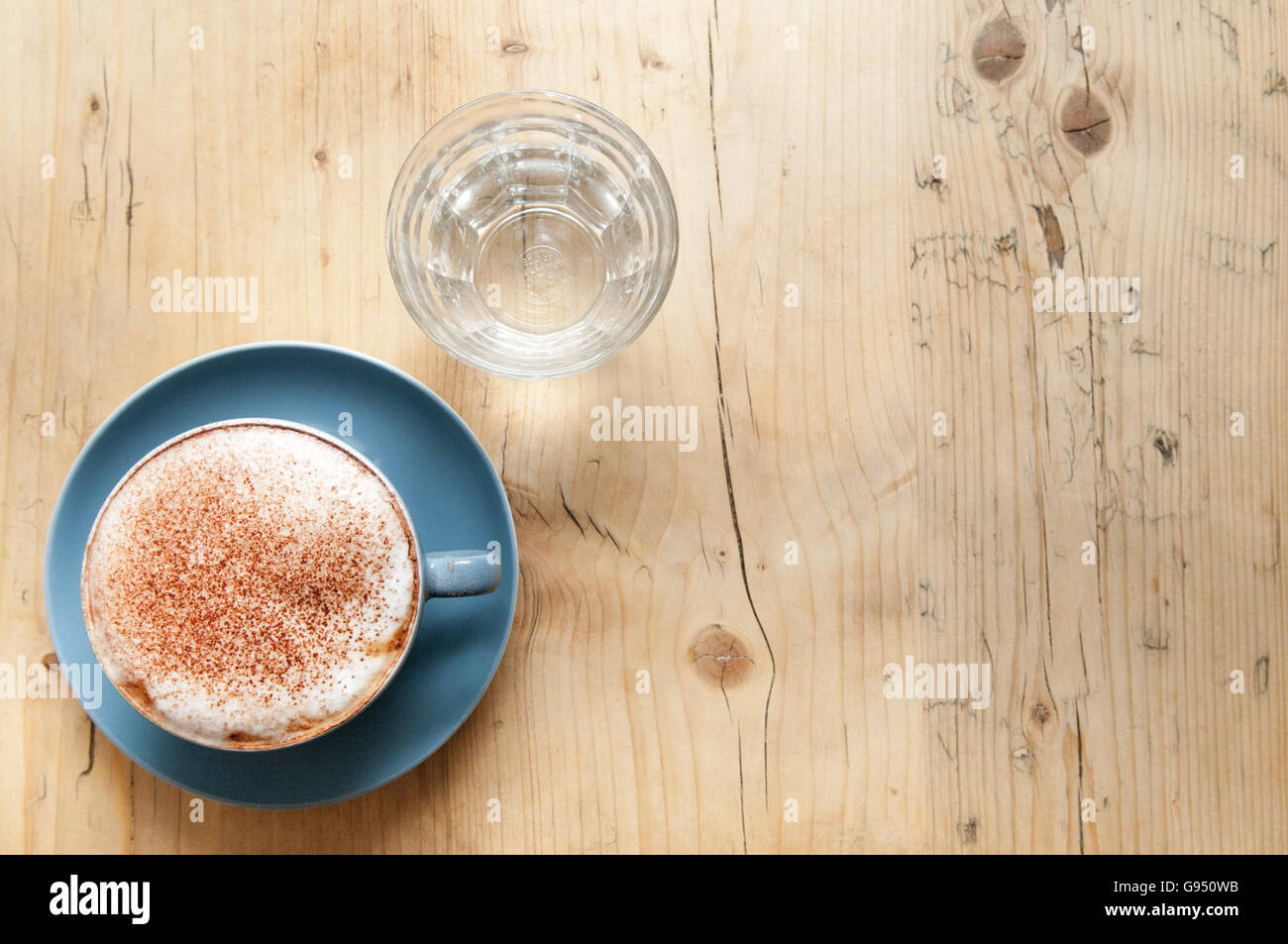 Overhead table hi-res stock photography and images - Alamy