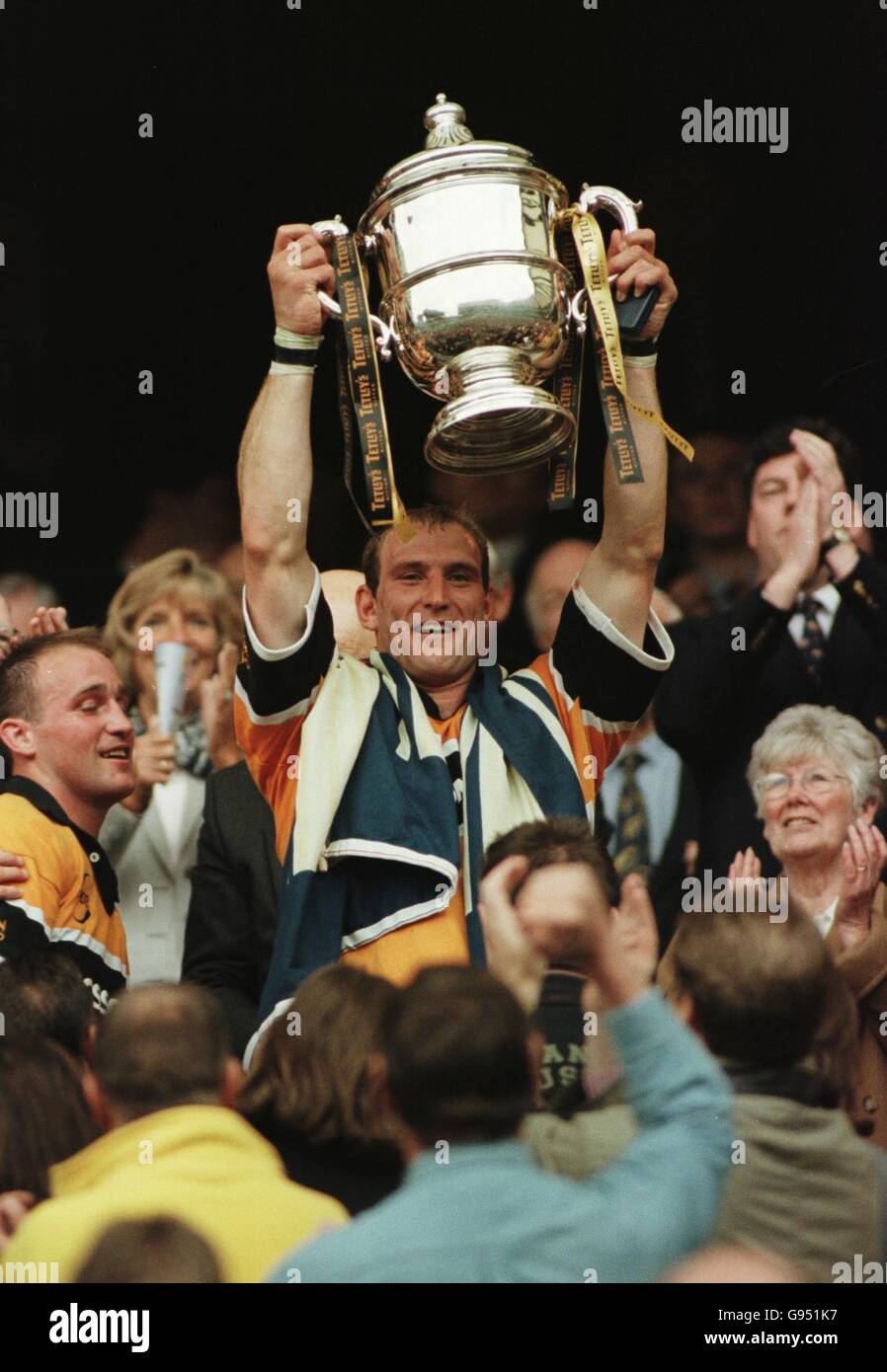 Rugby Union - Tetley's Bitter Cup - Final - Newcastle v Wasps Stock ...