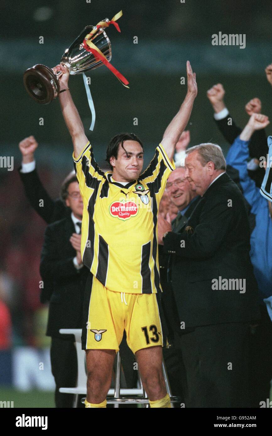 Lazio captain Alessandro Nesta celebrates with the Cup Stock Photo - Alamy