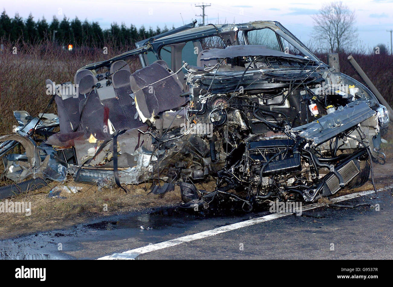 Mini bus scene crash on a52 between sedgebrook bottesford in ...