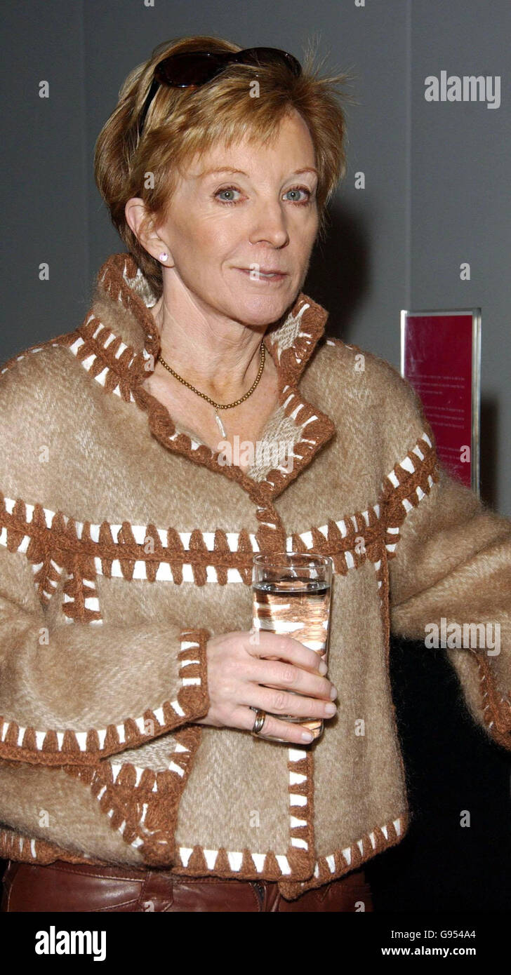 Anne robinson hi-res stock photography and images - Alamy