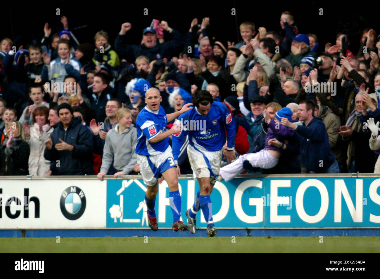 Ipswich Town's Matt Richards celebrates with Alan Lee Stock Photo - Alamy
