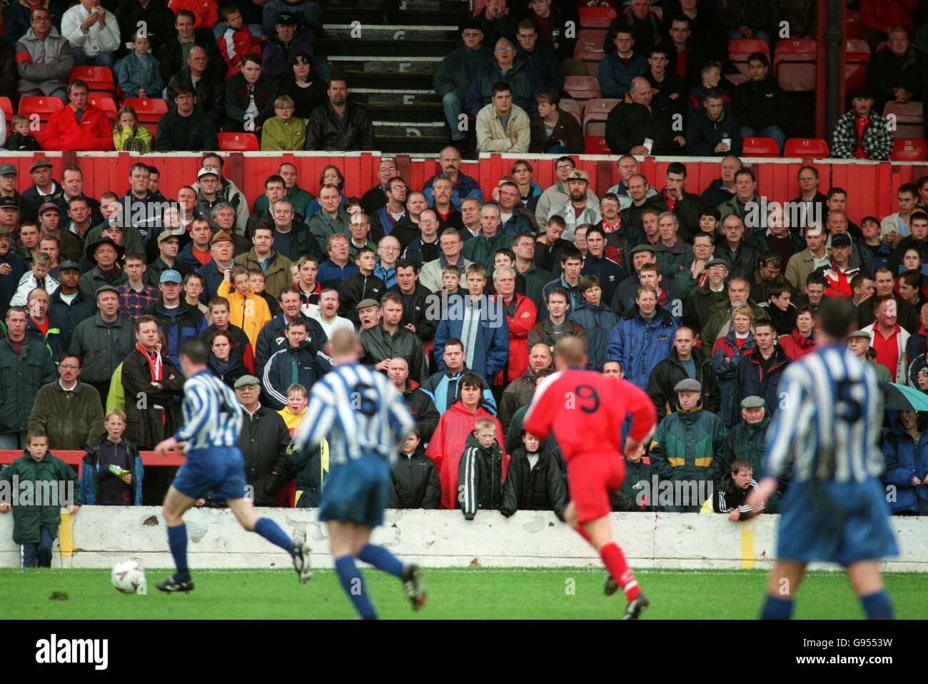 Doncaster rovers v flixton hi-res stock photography and images - Alamy