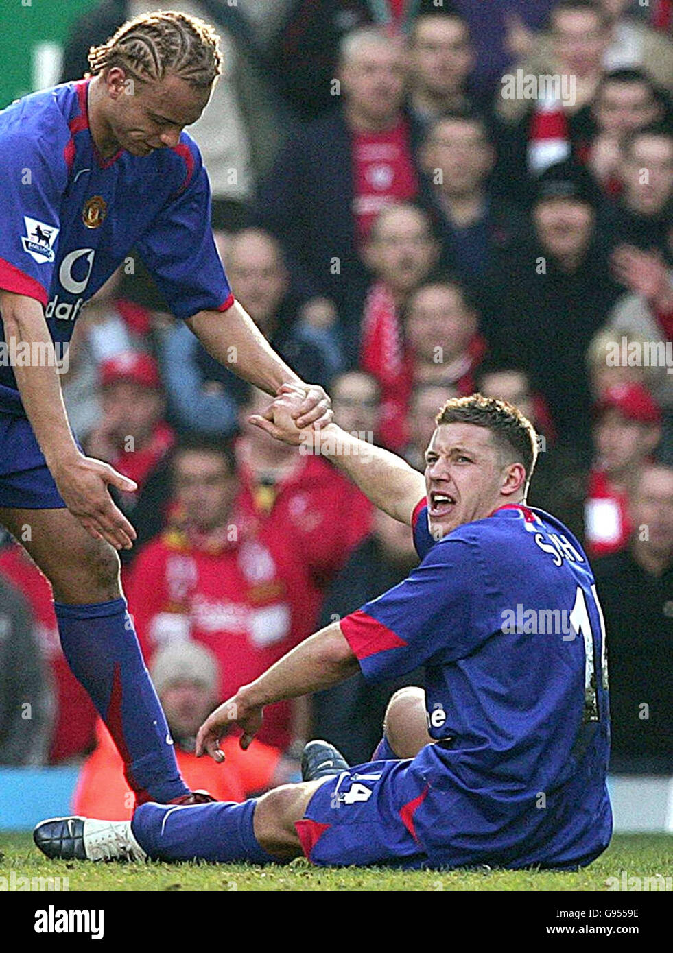 Soccer liverpool broken leg hi-res stock photography and images - Alamy