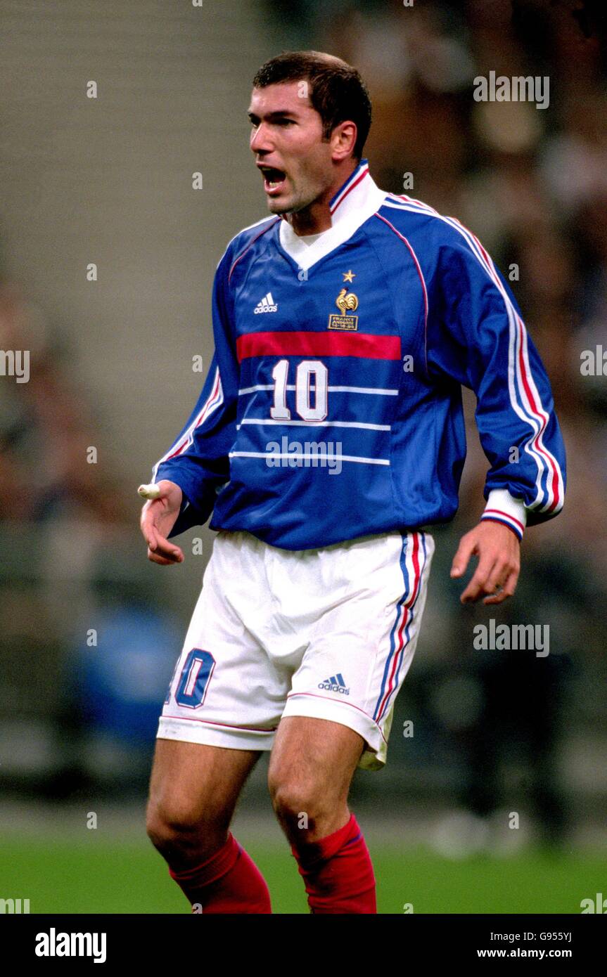 Zinédine zidane 2000 euro hi-res stock photography and images - Alamy