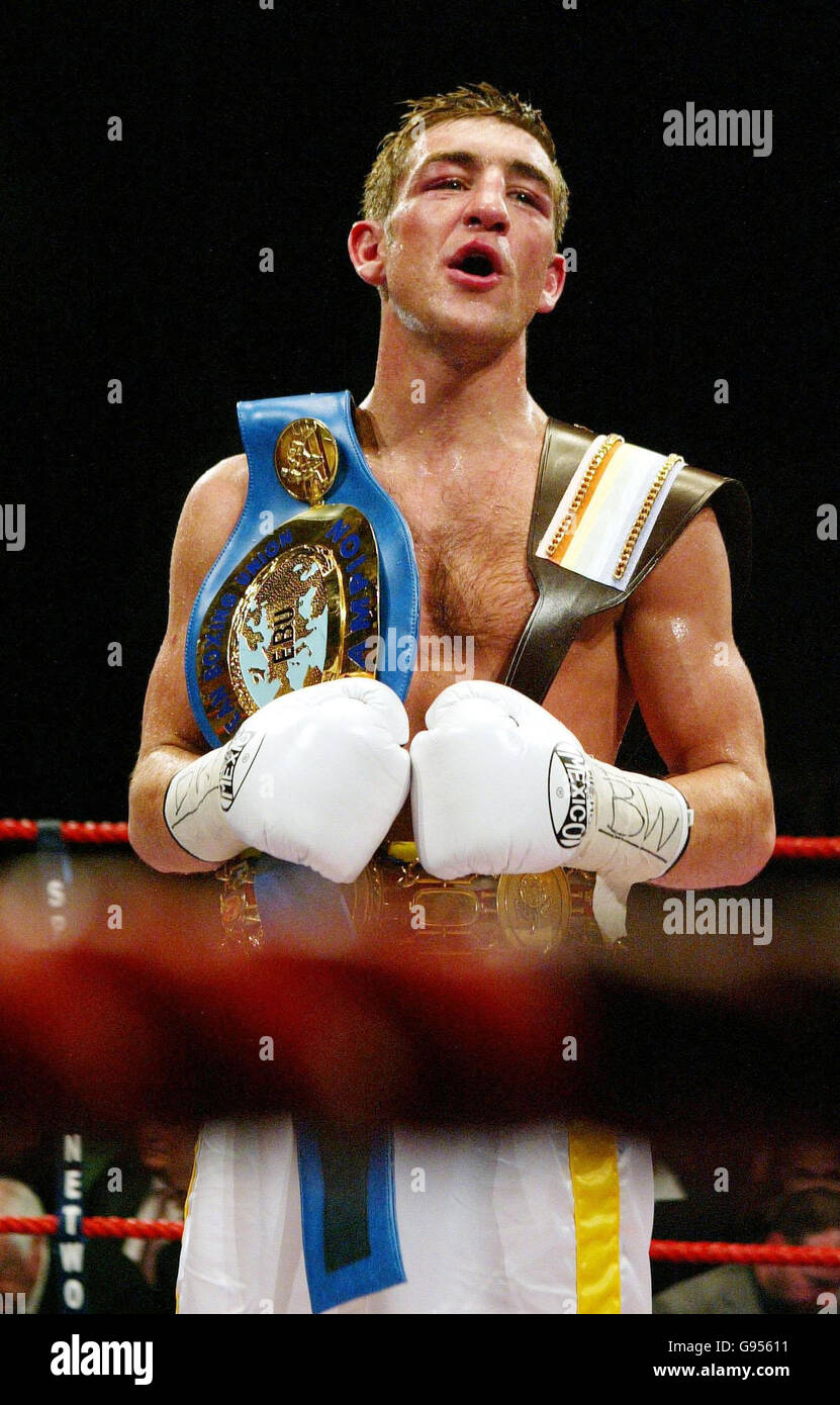 Alex Arthur celebrates his victory over Ricky Burns in their British ...