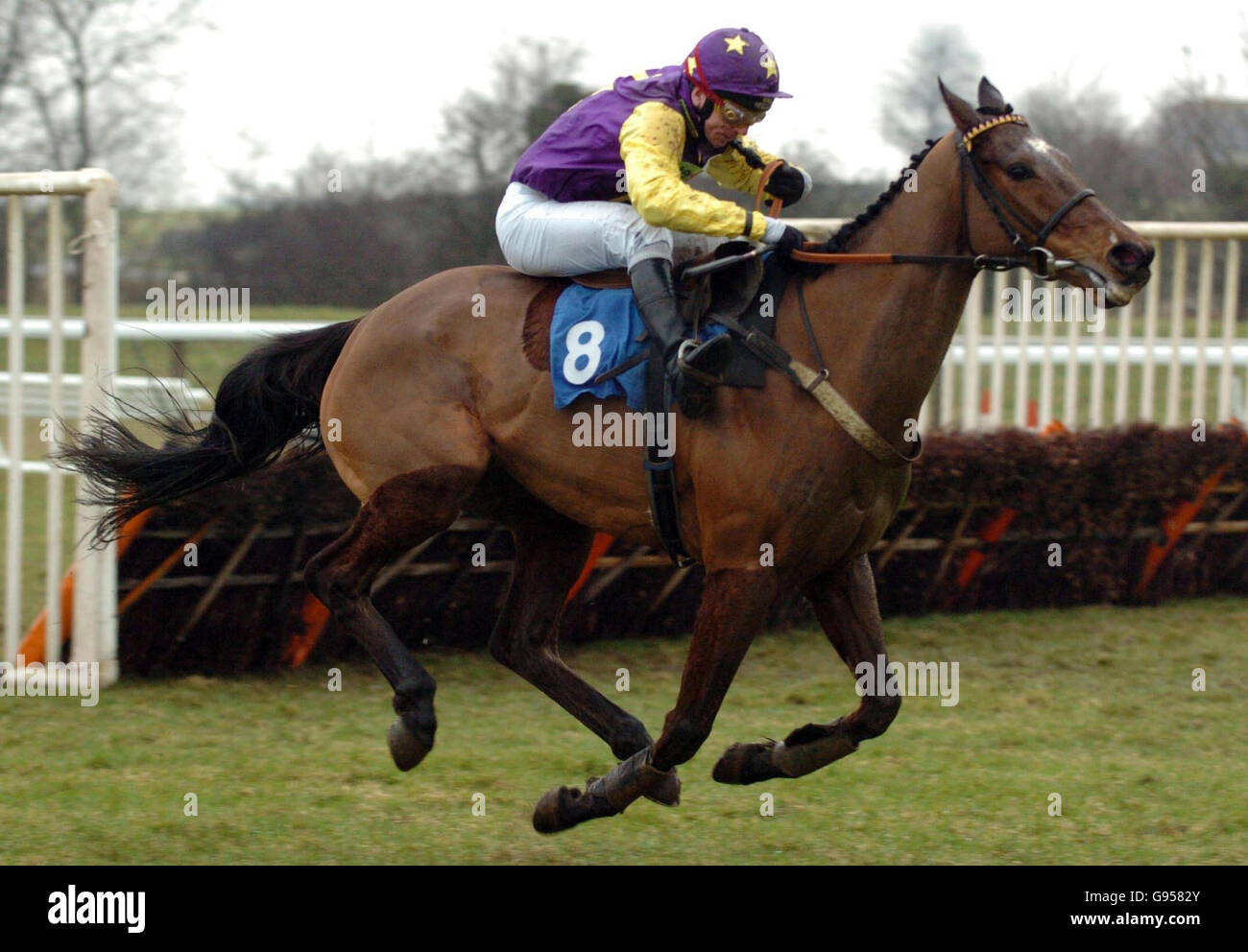 Jimmy rigging hi-res stock photography and images - Alamy