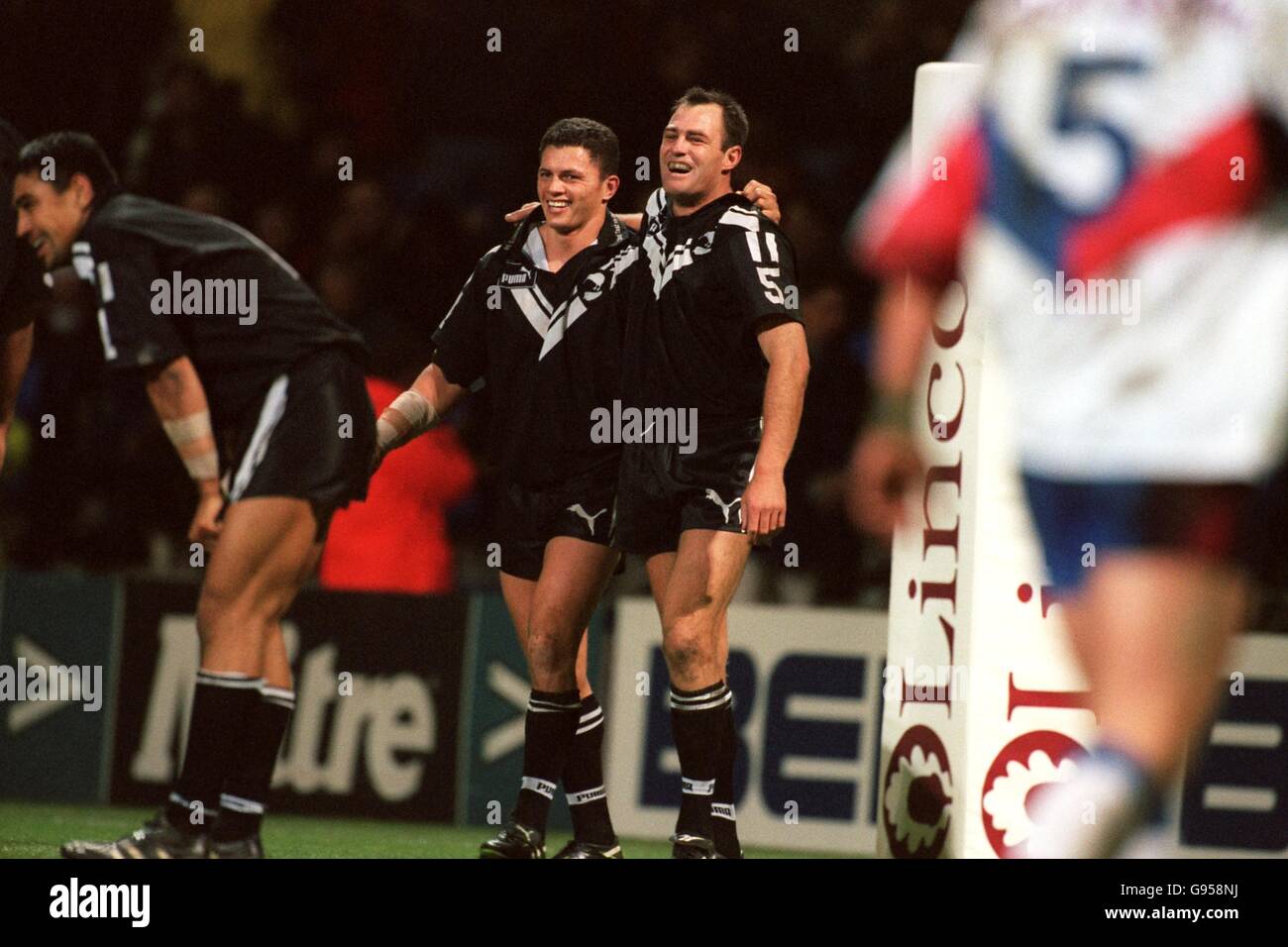 l-r: New Zealand's Henry Paul and Daryl Halligan celebrate their ...