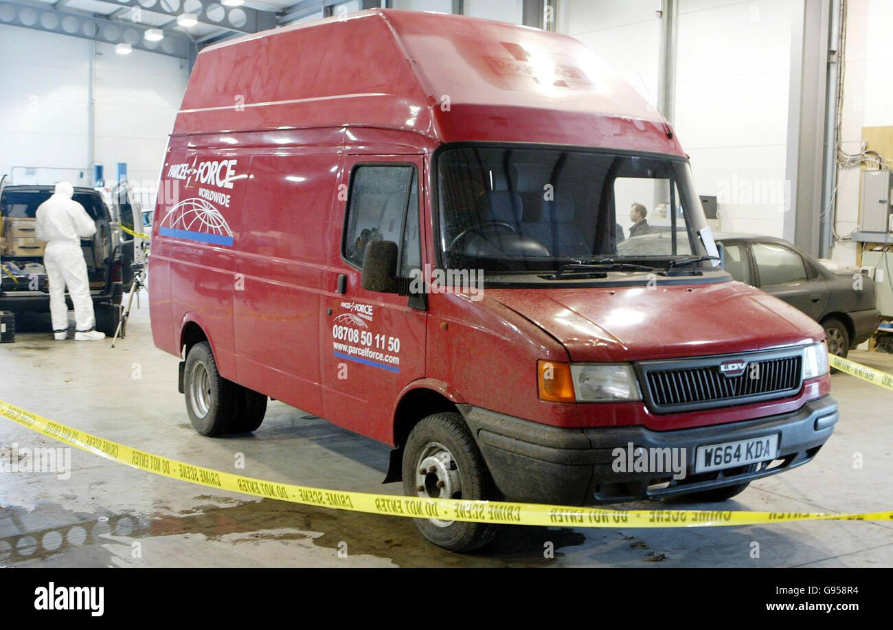 Press pool van hi-res stock photography and images - Alamy