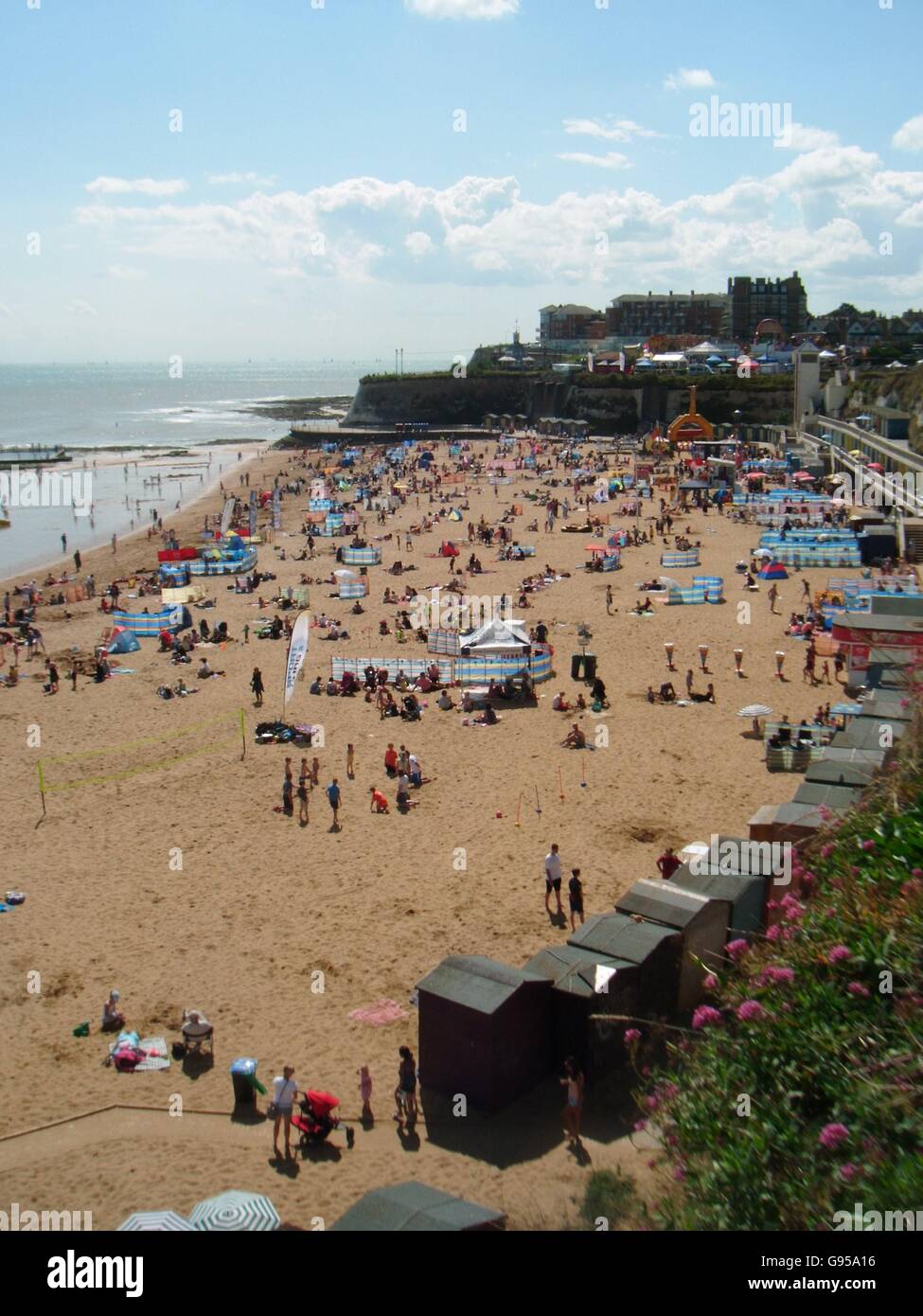 View of Broadstairs Beach UK, filled with people Stock Photo - Alamy