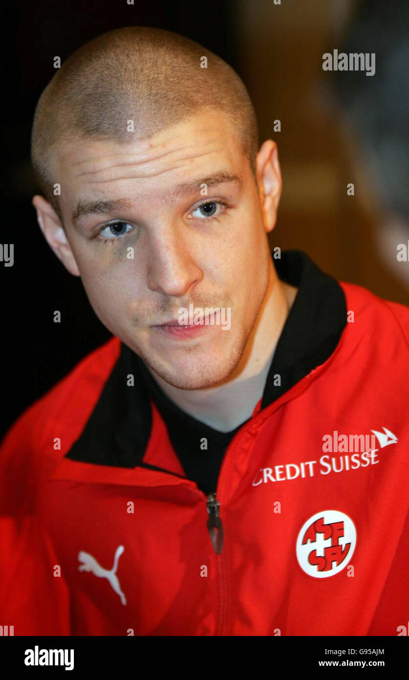 Switzerlands philippe senderos press conference team hotel hi-res stock ...