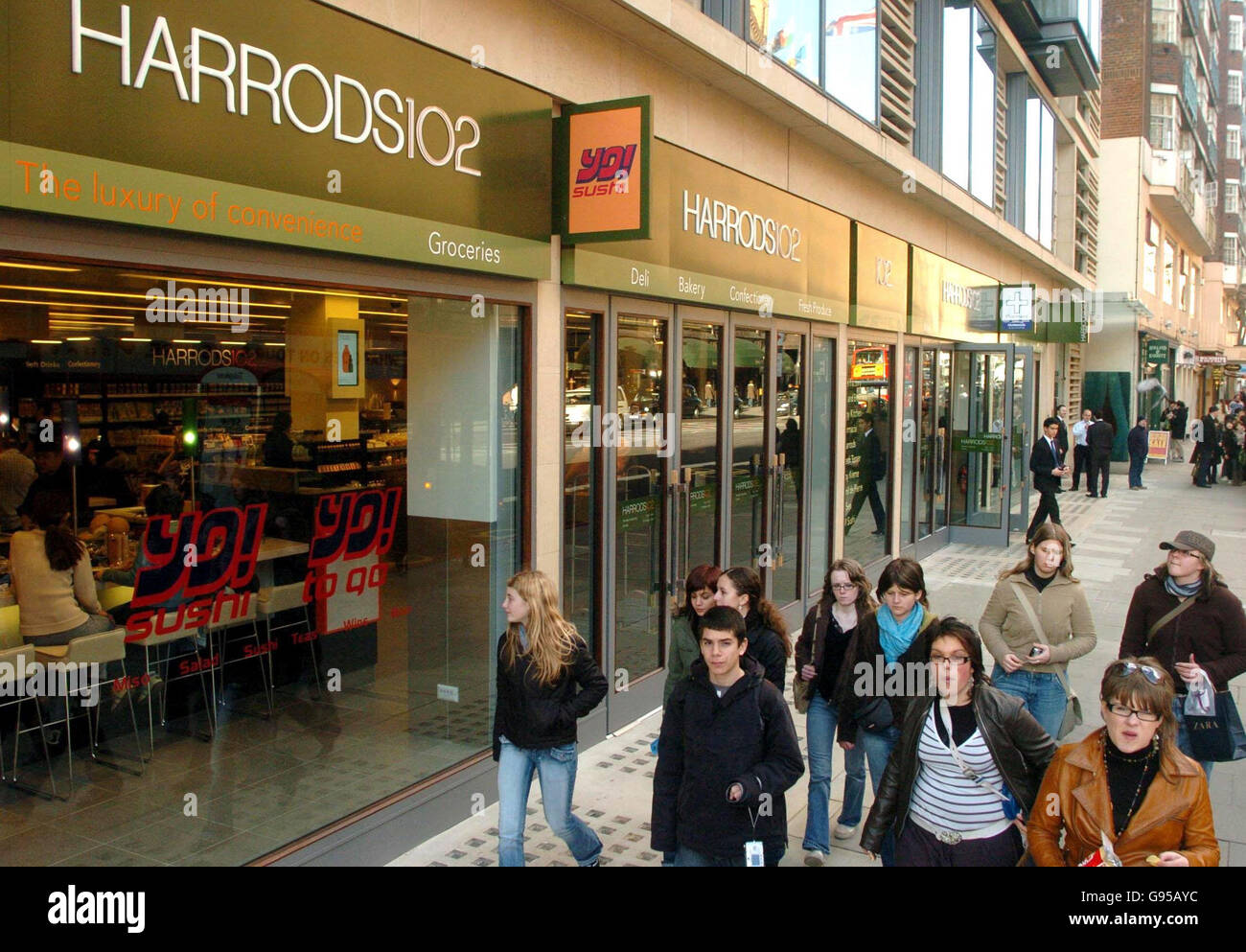 2006 the express store hi-res stock photography and images - Alamy