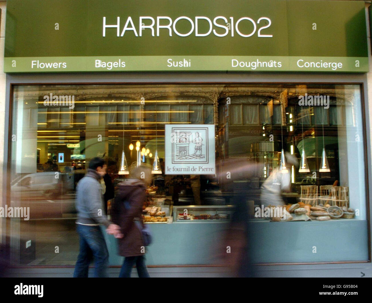 Opposite main entrance harrods itself hi-res stock photography and ...