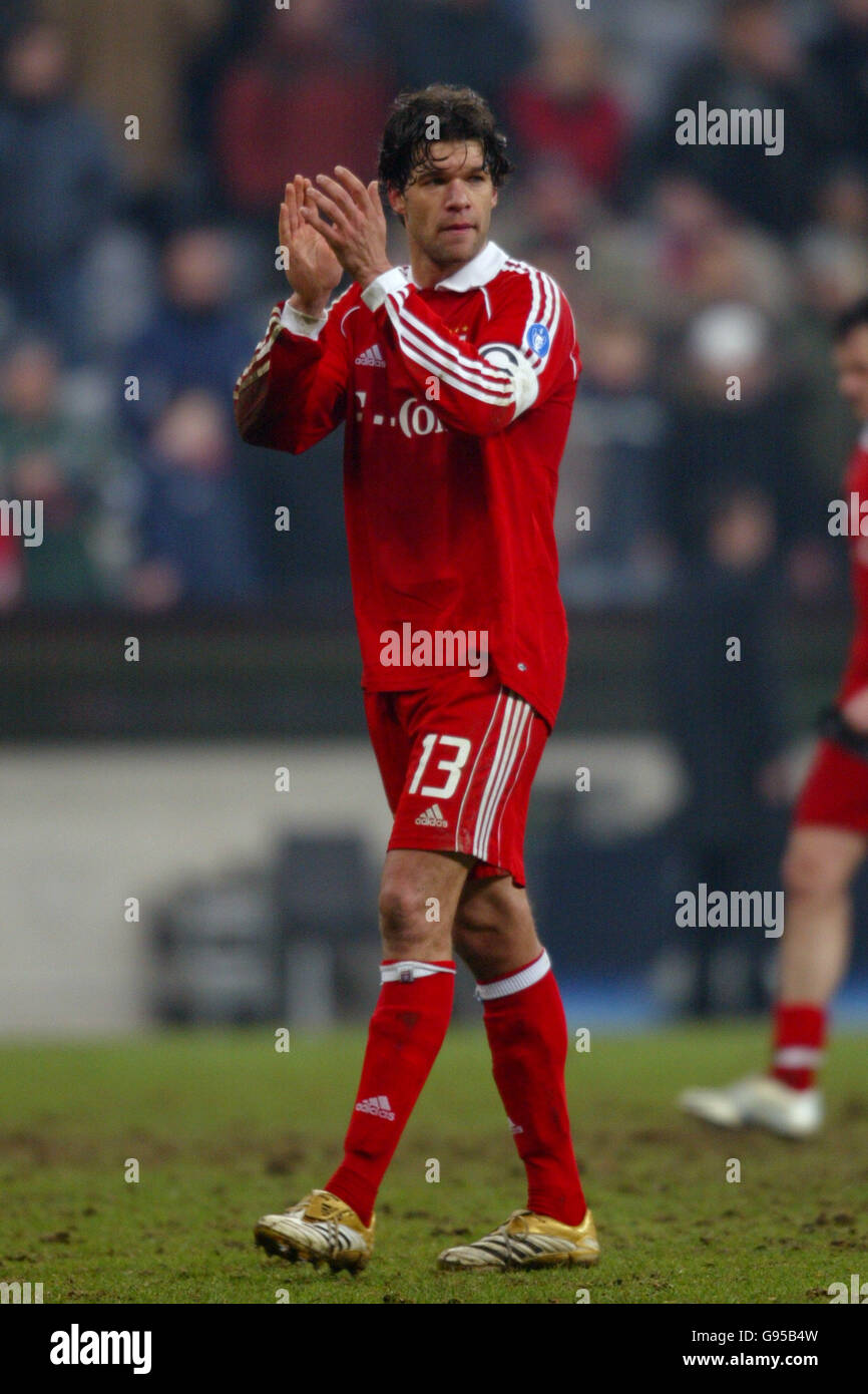 Soccer - UEFA Champions League - Round of 16 - First Leg - Bayern ...