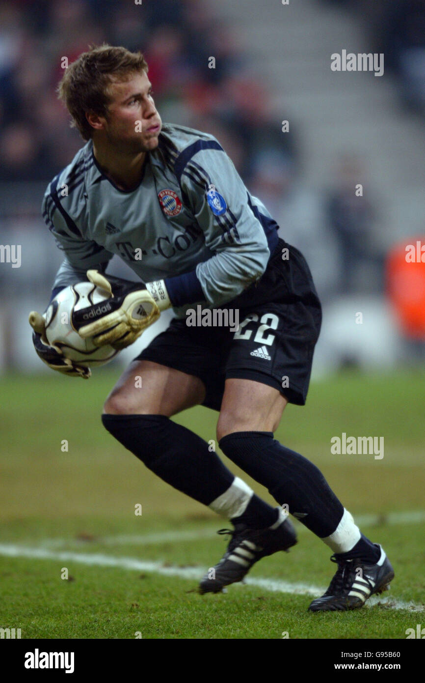 Soccer - UEFA Champions League - Round of 16 - First Leg - Bayern ...
