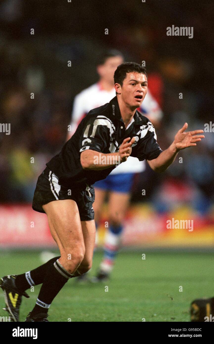 Rugby League - Second Test - Great Britain v New Zealand. Robbie Paul ...