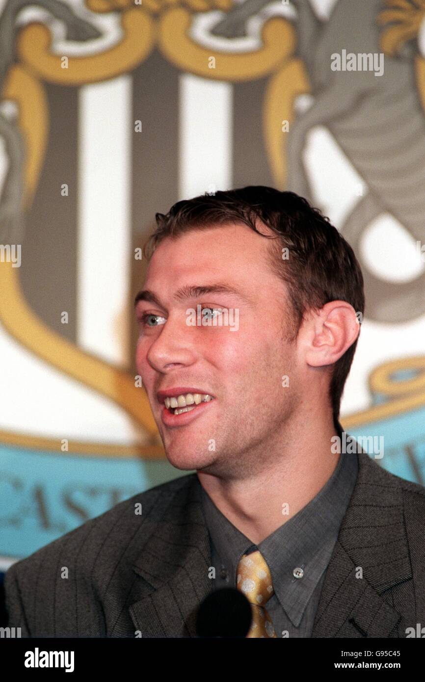 Duncan ferguson signing newcastle united hi-res stock photography and ...