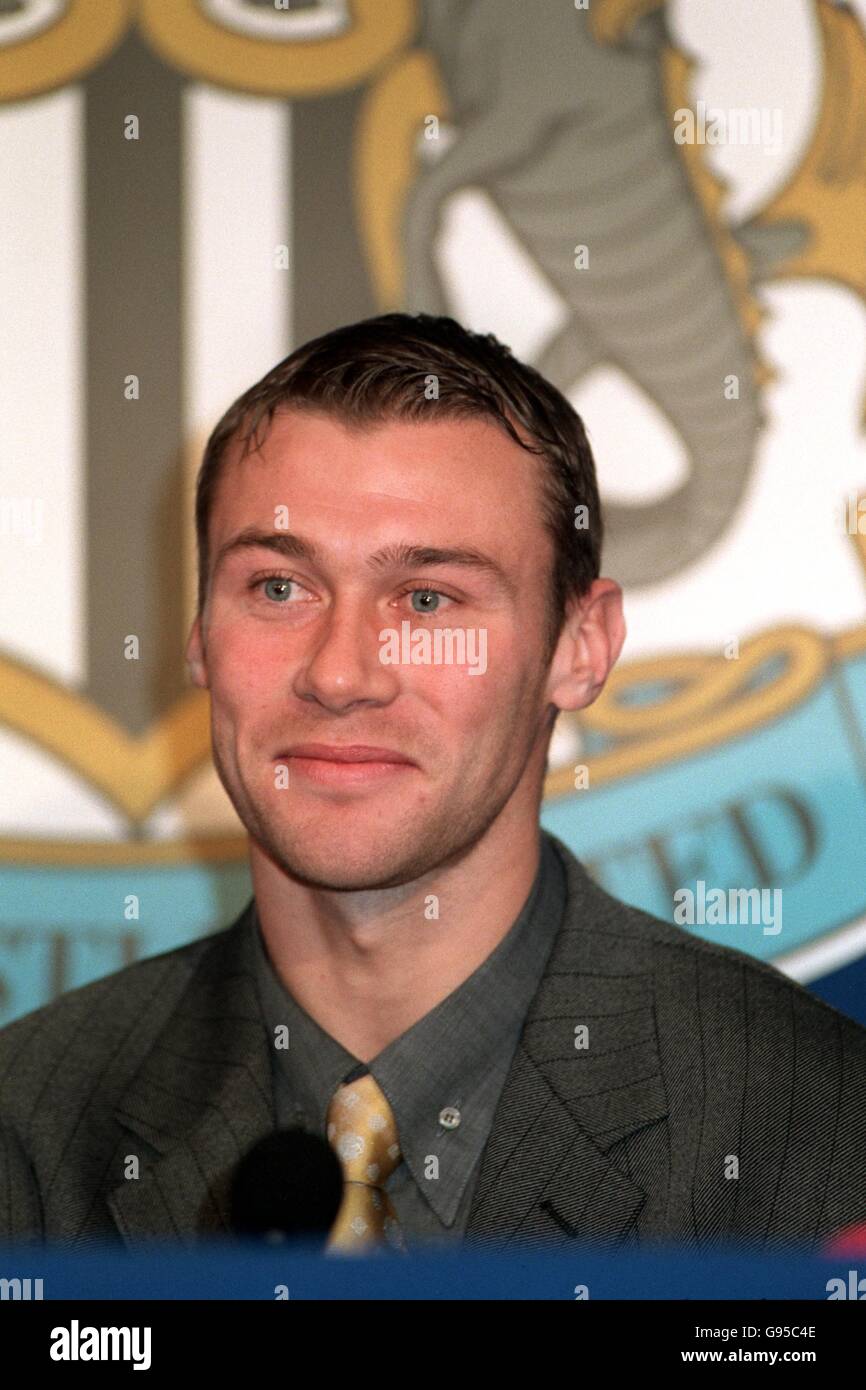 Duncan ferguson signing for newcastle united hi-res stock photography ...