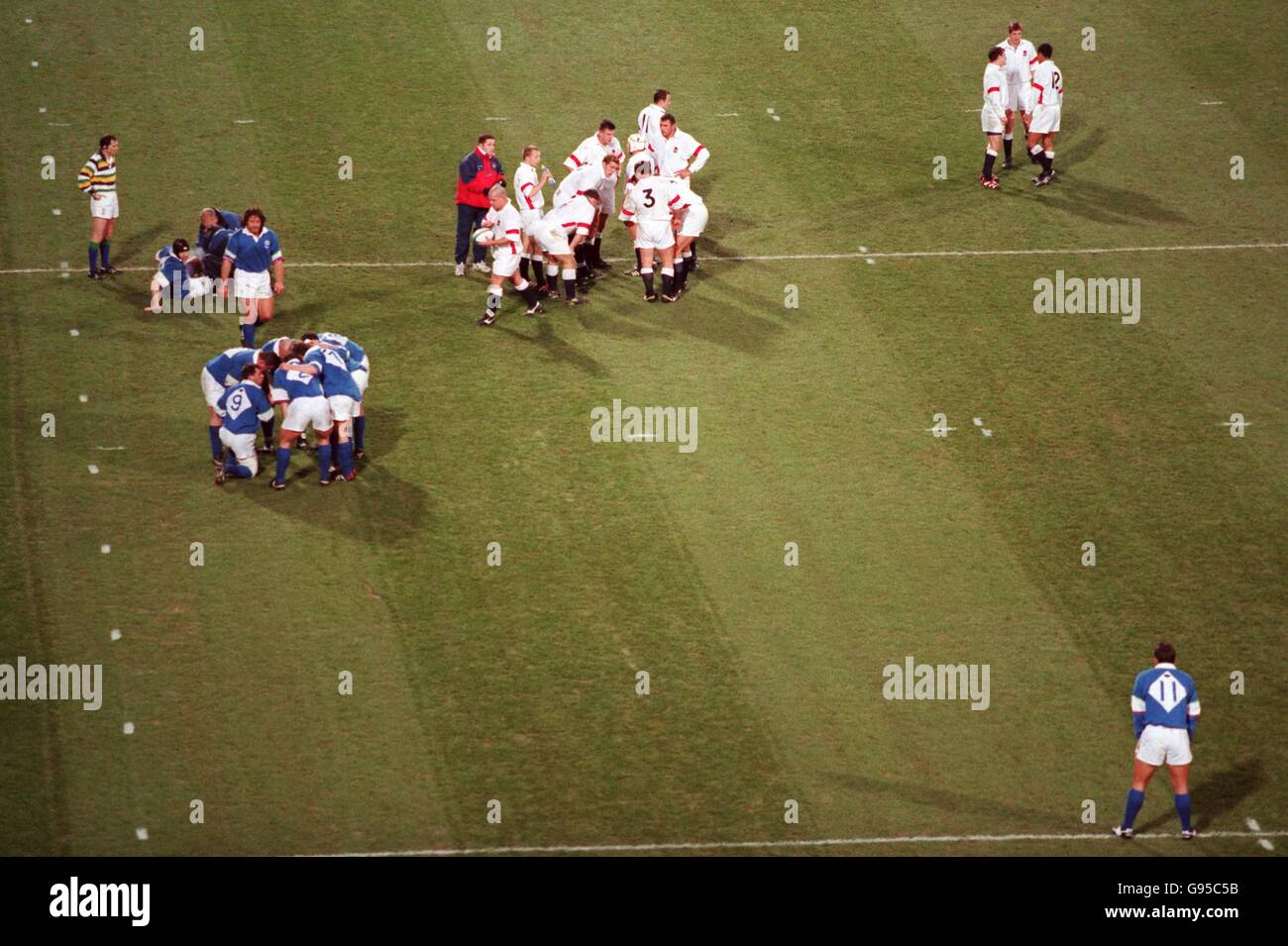 Italy team huddle hi-res stock photography and images - Alamy