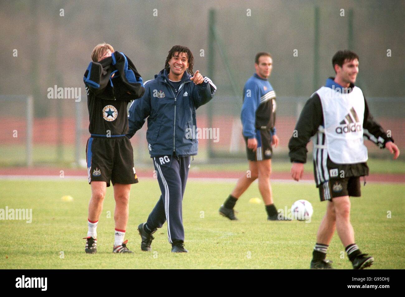 Soccer - FA Carling Premiership - Duncan Ferguson signs for Newcastle ...