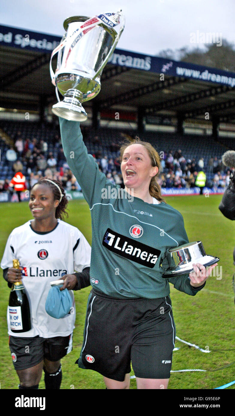 Charlton ladies goalkeeper hi-res stock photography and images - Alamy