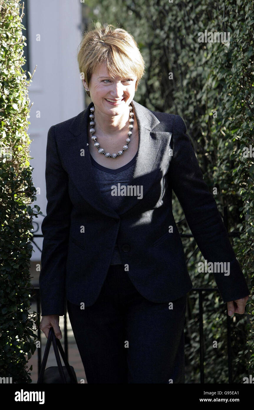 Culture secretary tessa jowell leaves her north london home hi-res ...