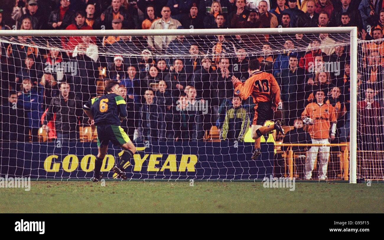 Robbie keane wolves norwich hi-res stock photography and images - Alamy