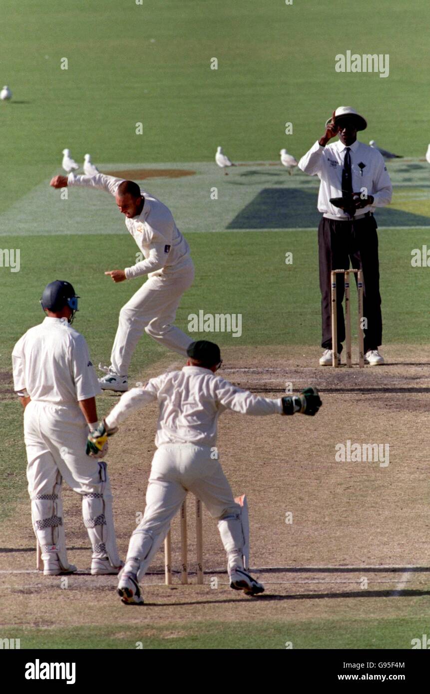 Australia's Colin Miller celebrates the wicket of England's Nasser ...