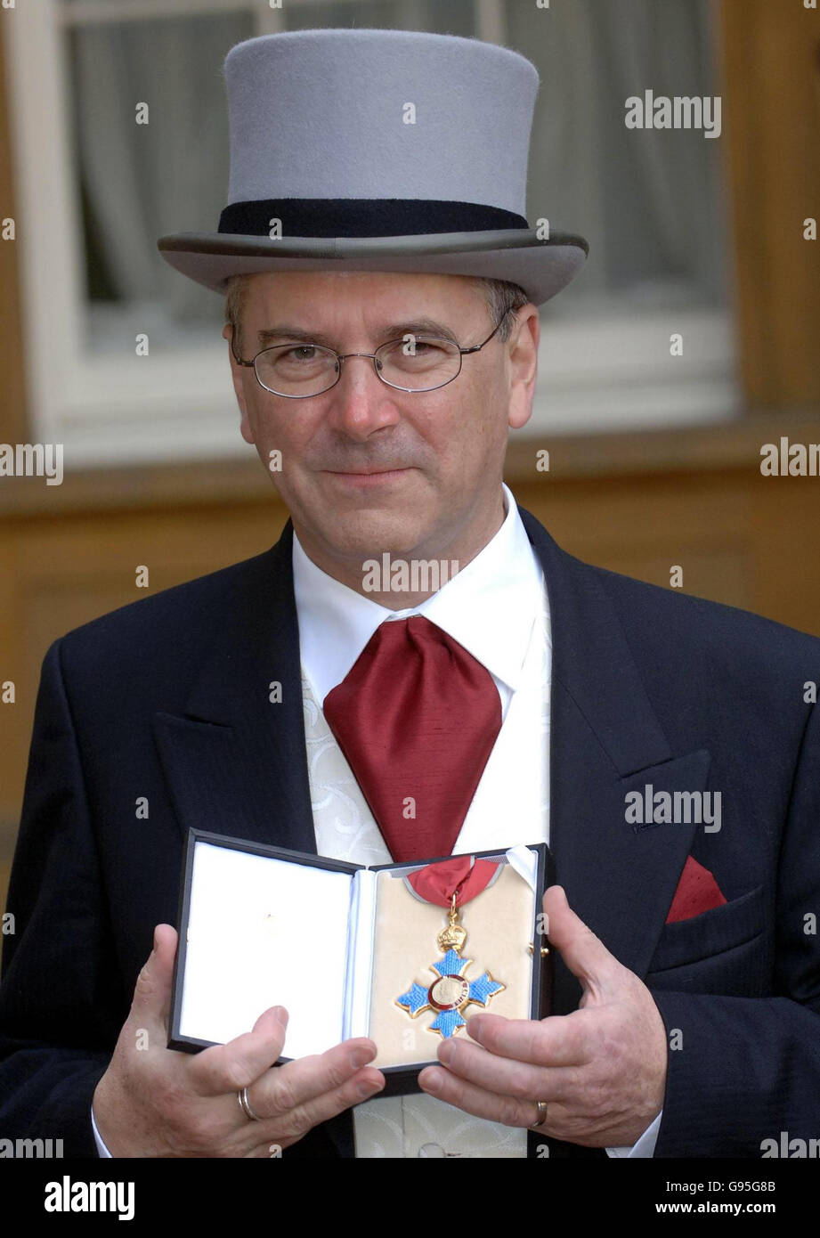 Transport london commissioner peter hendy holds cbe buckingham palace ...