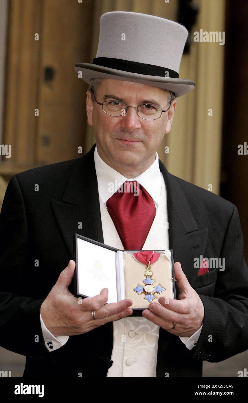 Transport london commissioner peter hendy holds cbe buckingham palace ...
