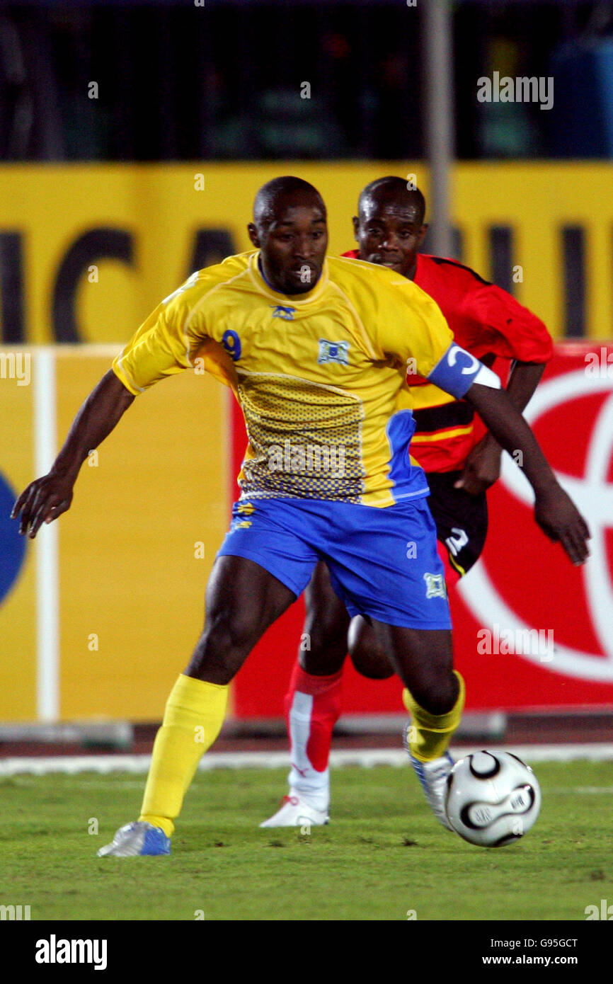 Full length lua lua hi-res stock photography and images - Alamy