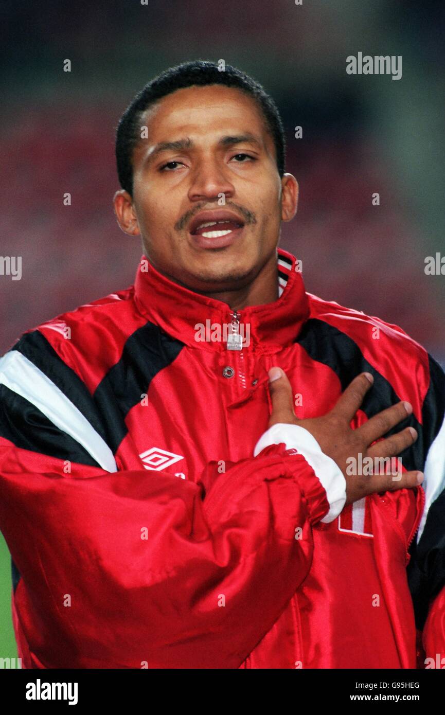 Soccer - Friendly - Holland v Peru. Carlos Flores, Peru Stock Photo - Alamy